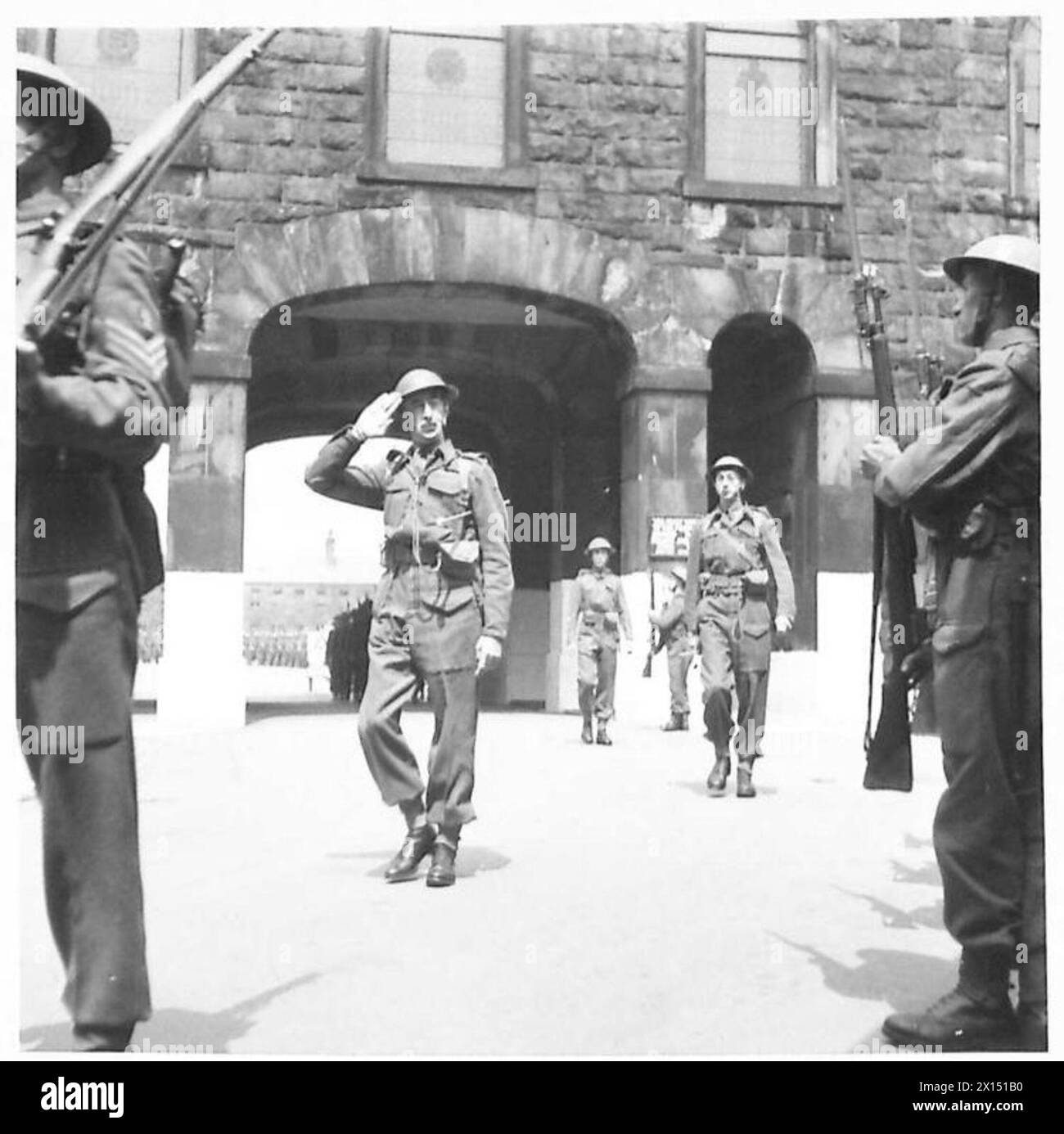 The commanding officer returns the Guard's salute as British Army ...