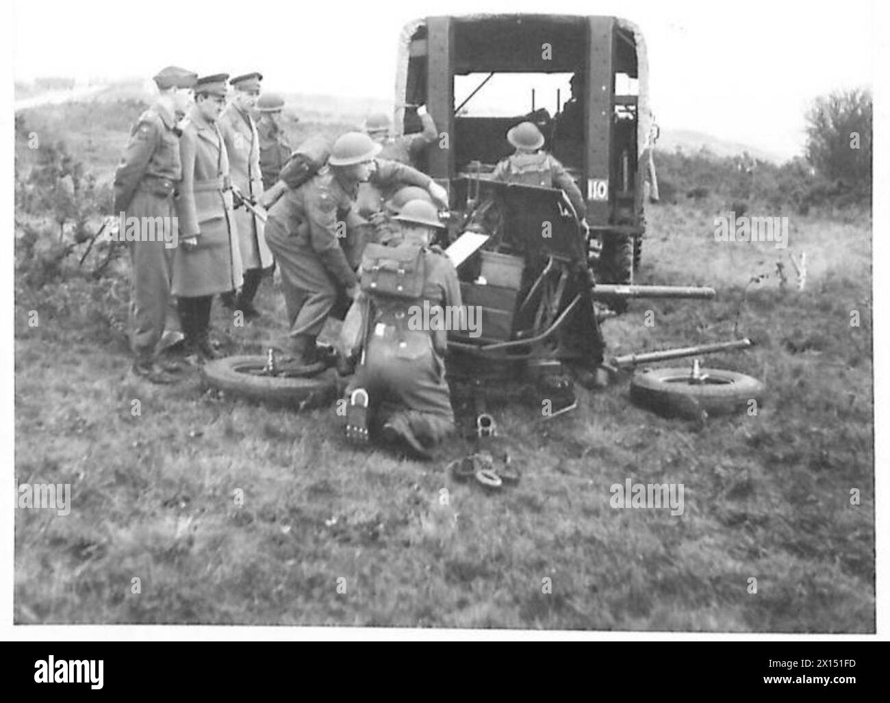 COMMANDER-IN-CHIEF HOME FORCES VISITS SOUTHERN COMMAND - The C-in-C and ...