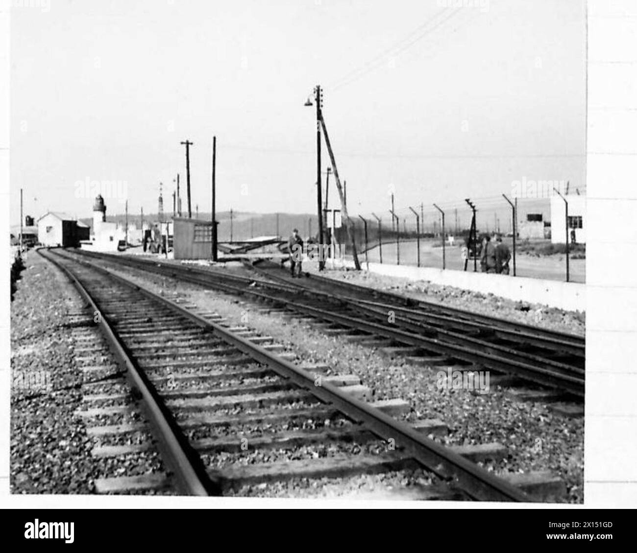 SPECIAL ASSIGNMENT FOR TN. 5 - Level crossing at entrance to North and ...