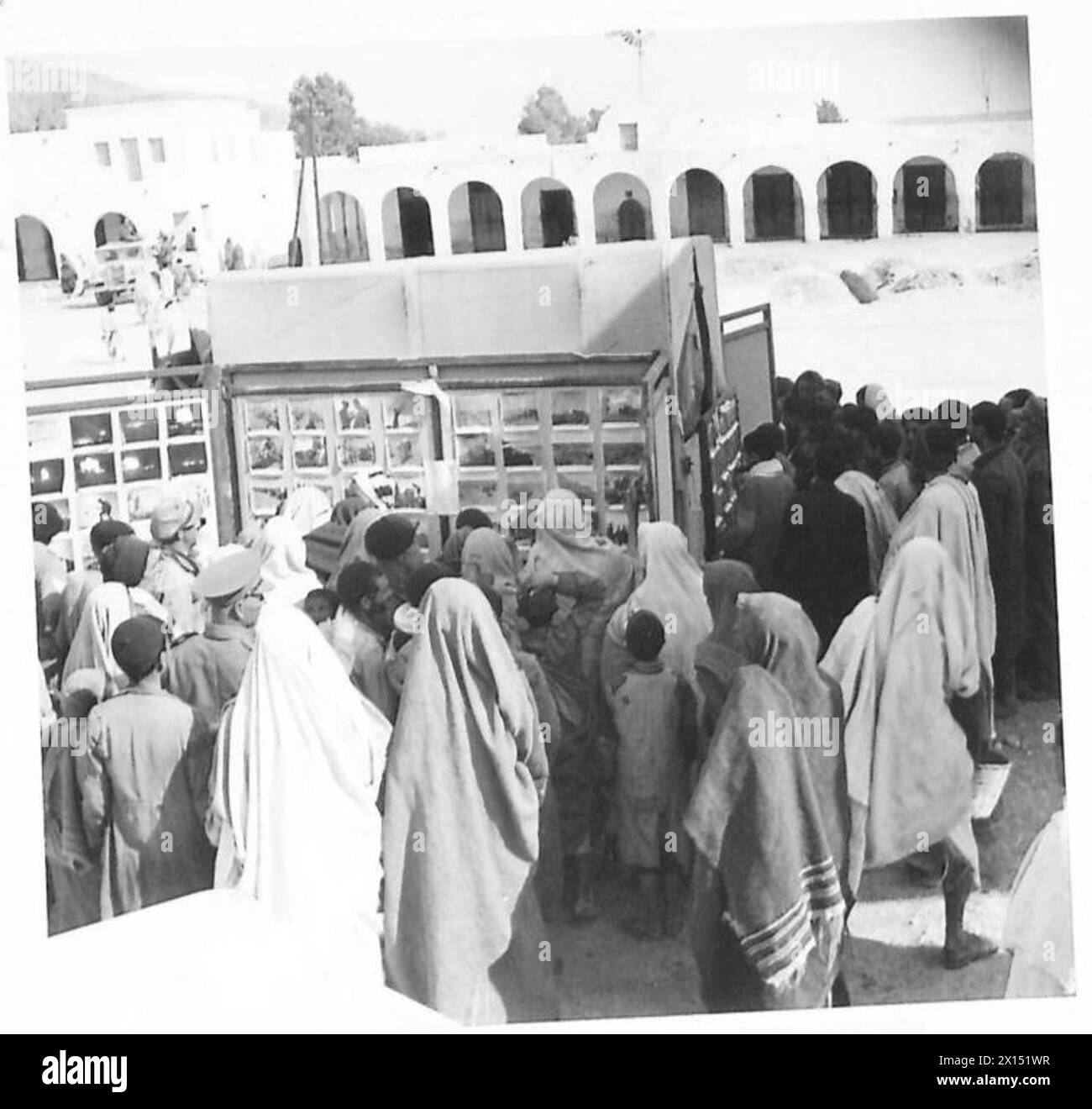 "WAR NEWS IN PICTURES"ARABS GET TRAVELLING PICTURE DISPLAY IN THE ...