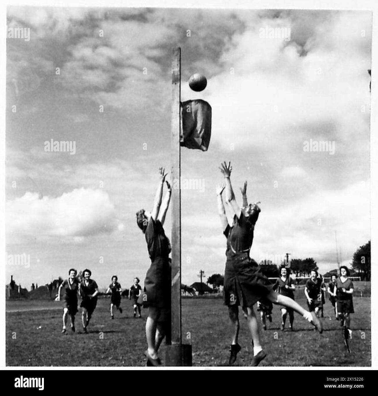 Netball agility hi-res stock photography and images - Alamy
