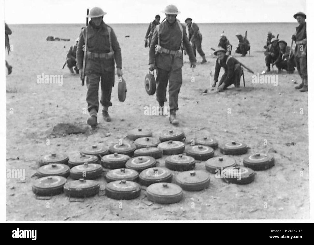 PICTURES FROM THE WESTERN DESERT - Sappers after unearthing German ...