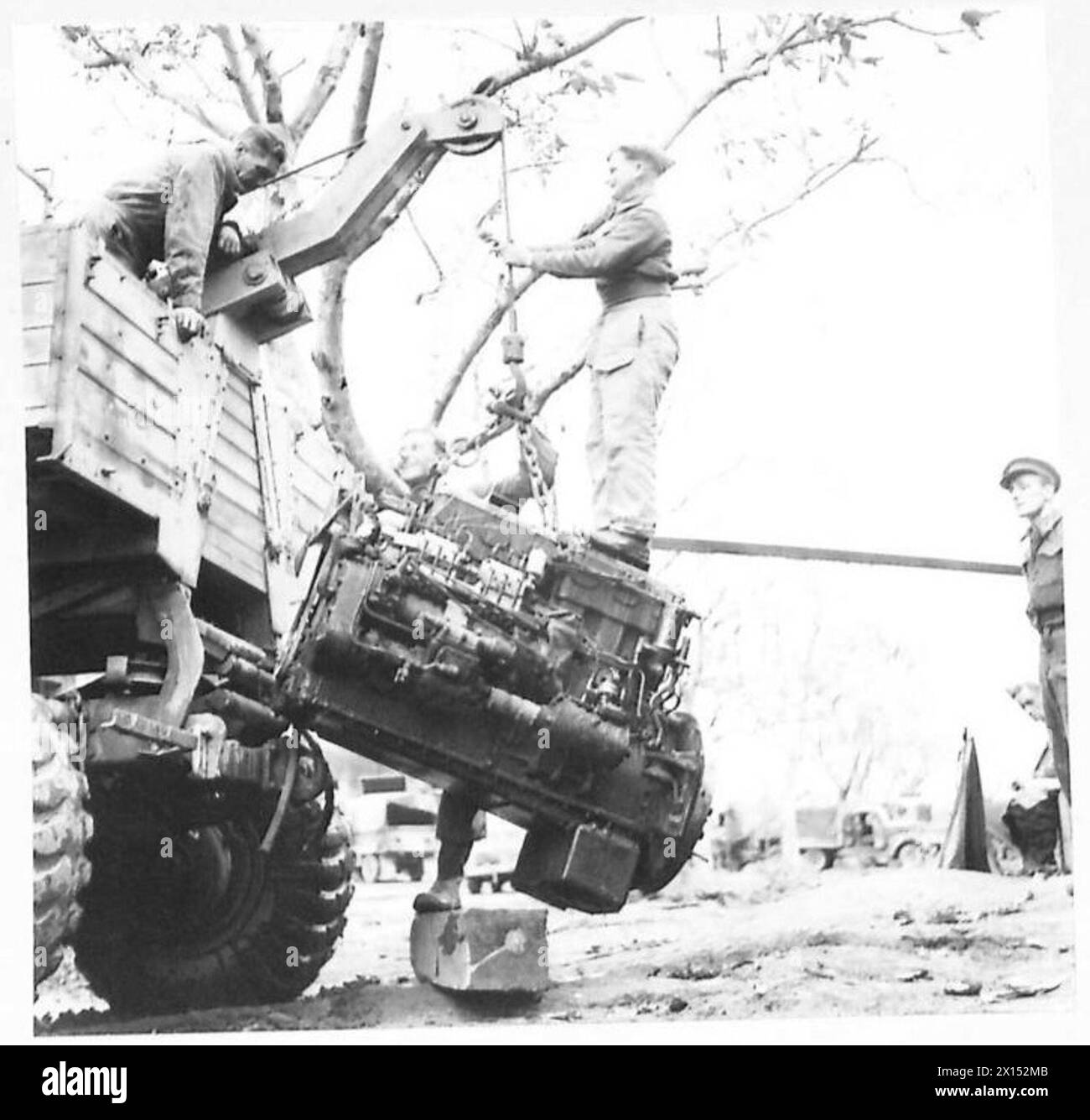 REME WITH THE FIFTH ARMY IN ITALY(SPECIAL LONDON REQUEST) - A Scammel ...