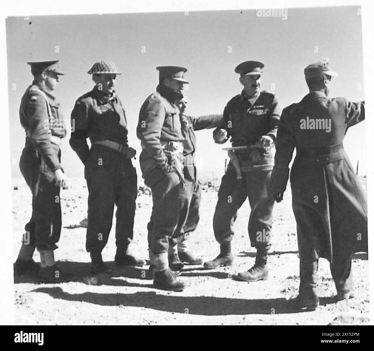 Infantry british army negotiate hi-res stock photography and images - Alamy