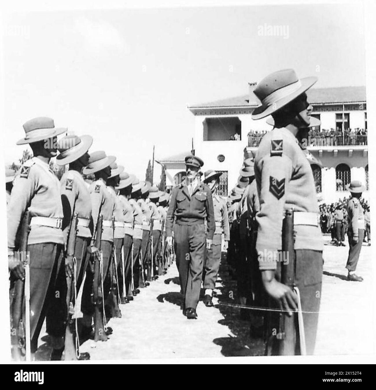 GOC-in-C GREECE ON TOUR OF INSPECTION - G.O.C. inspects Guard of Honour ...