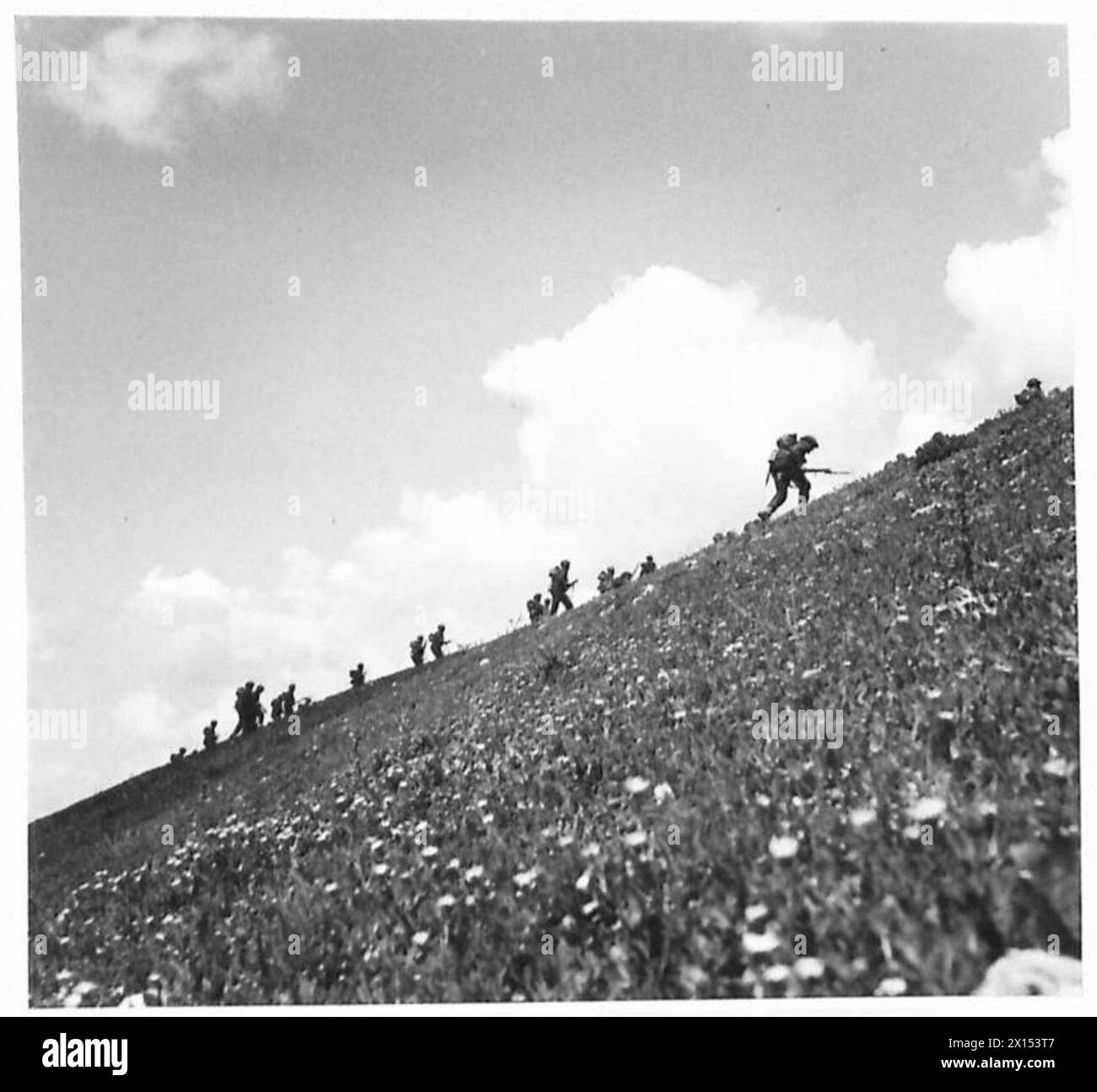 BATTLE EXERCISES in TUNISIA - Advancing on the 'enemy' position at the ...