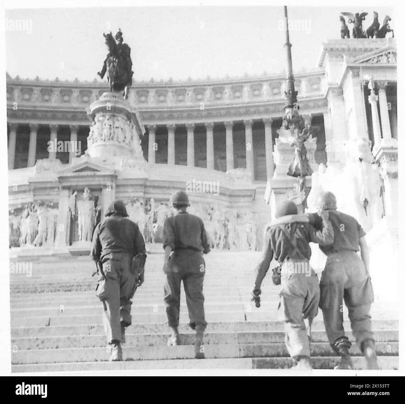 ITALY : SCENES AS ROME SURRENDERED TO THE FIFTH ARMY - Four American ...