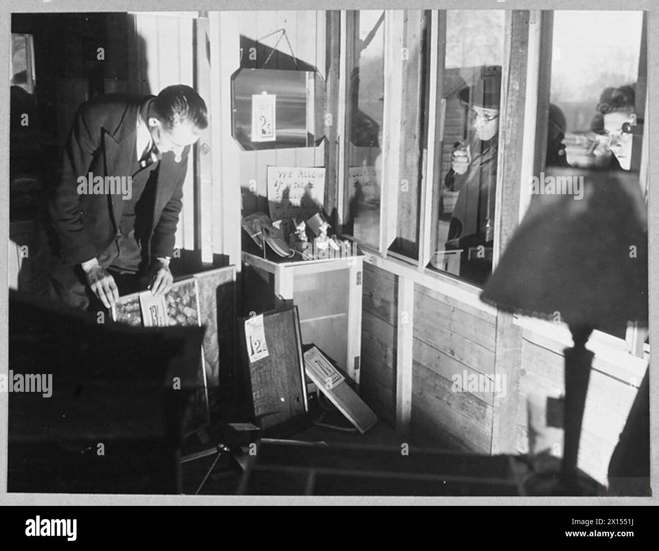 ROYAL OBSERVER CORPS AT WORK - 11752 Picture (issued 1943) shows ...