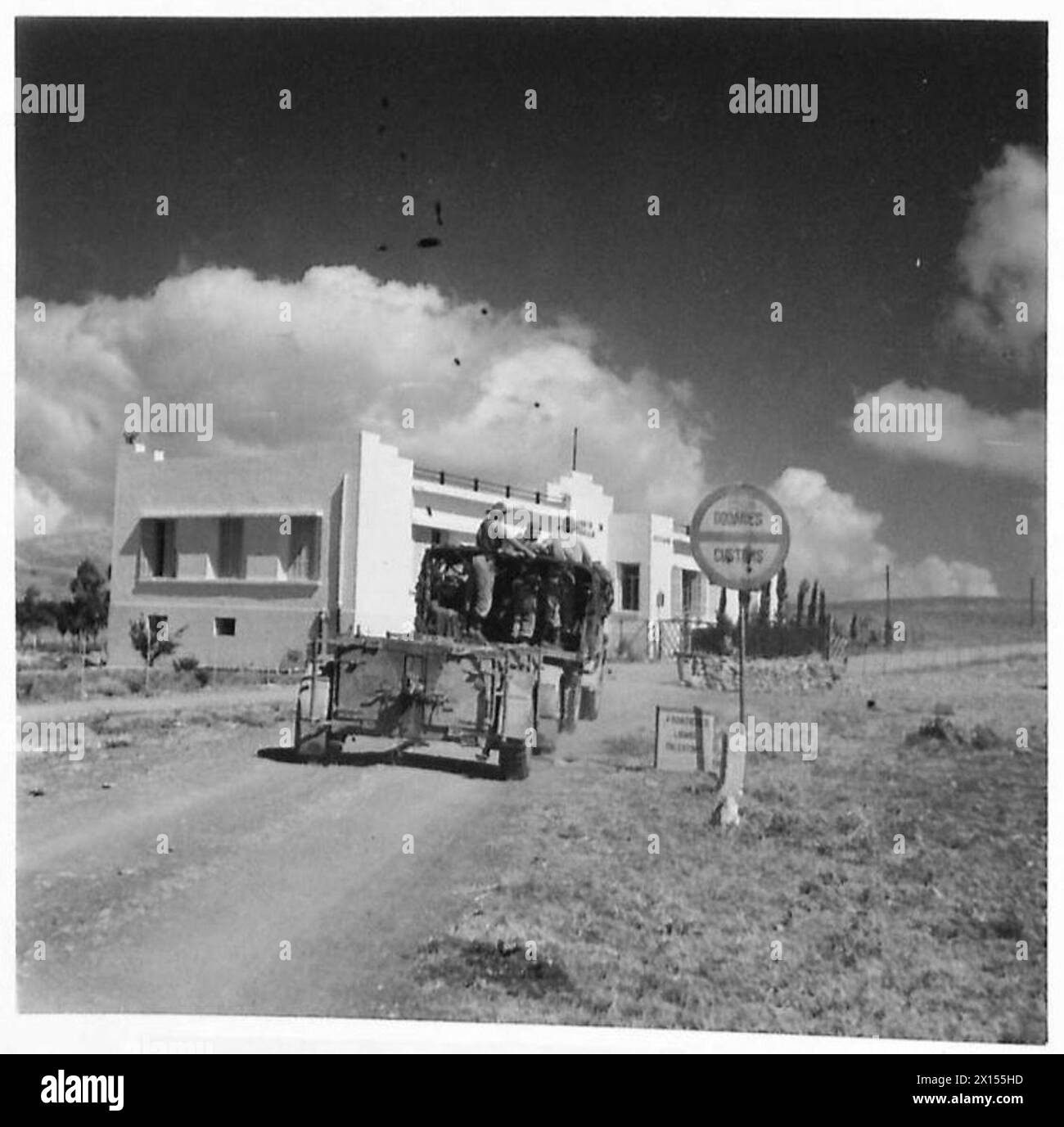 Army advances Cut Out Stock Images & Pictures - Alamy