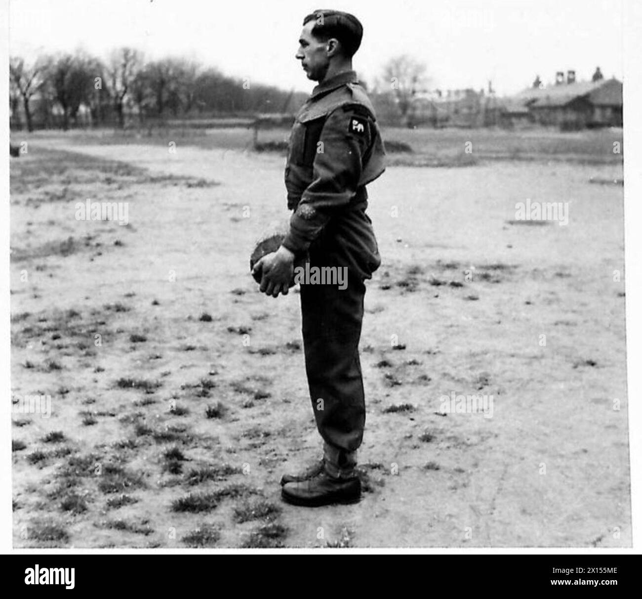 BASIC AND PURPOSEFUL PHYSICAL TRAINING - Erect position [with weight ...