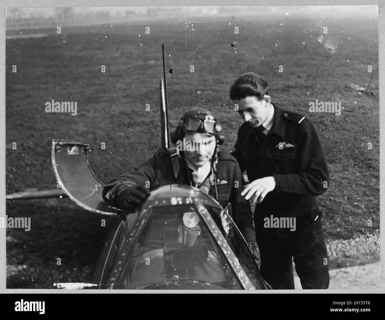 AUSTRALIAN INSTRUCTOR TRAINS R.A.F. MEN FOR 'OPS' - 26 year old FLYING ...