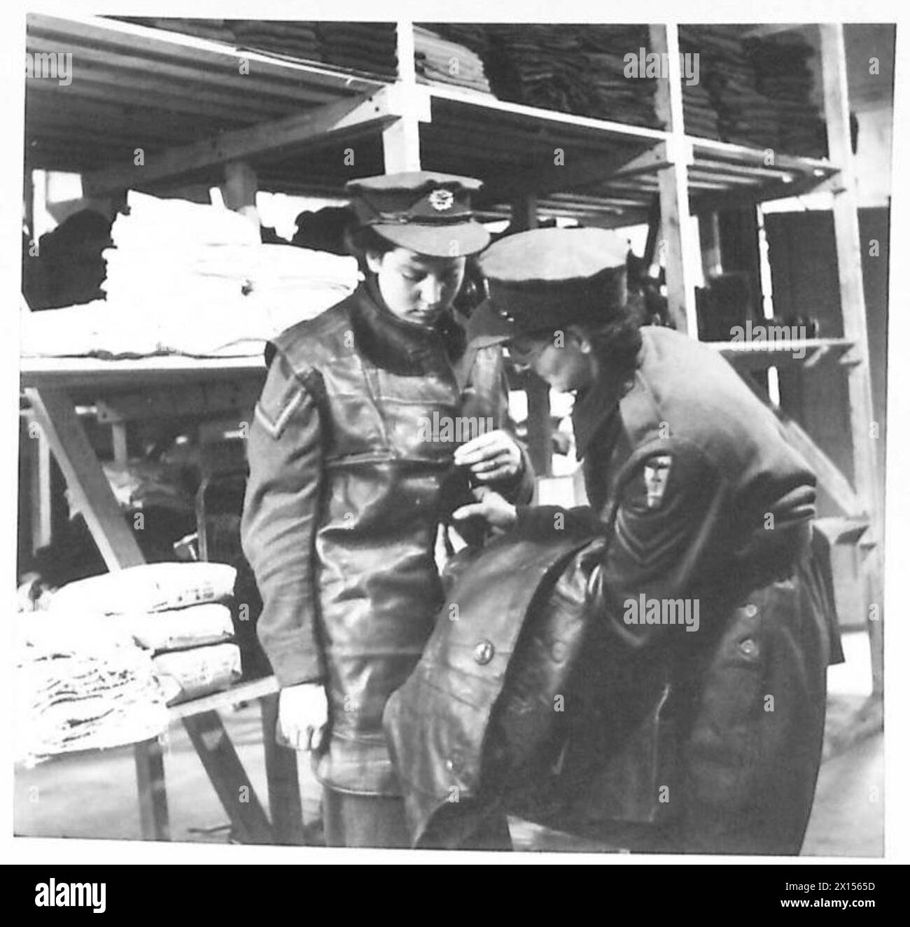 ATS AT A MIXED ANTI-AIRCRAFT BATTERY - An ATS draws her leather jerkin ...