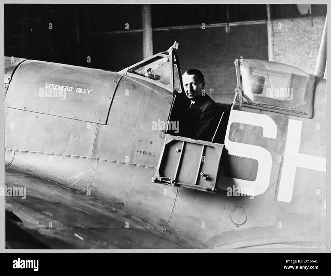 BERMUDA CITIZEN GIVES SPITFIRE TO R.A.F. :PRESENTATION BY THE GOVERNOR ...