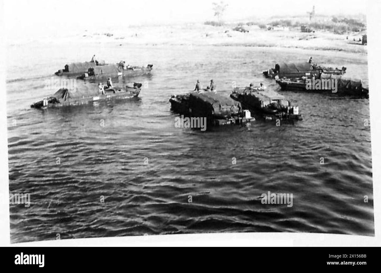 INVASION OF ITALY - "Ducks" going ashore on the Italian mainland ...