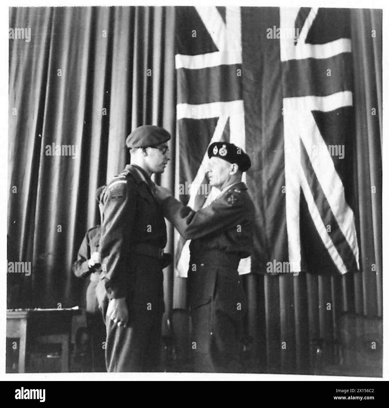 D.S.O. - Lieutenant C.H. Mackenzie 2 Mon British Army, 21st Army Group ...