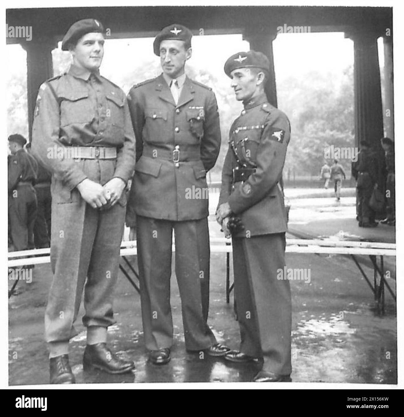 BRITISH 6TH AIRBORNE DIVISION : INVESTITURE - Mutual Congratulations ...