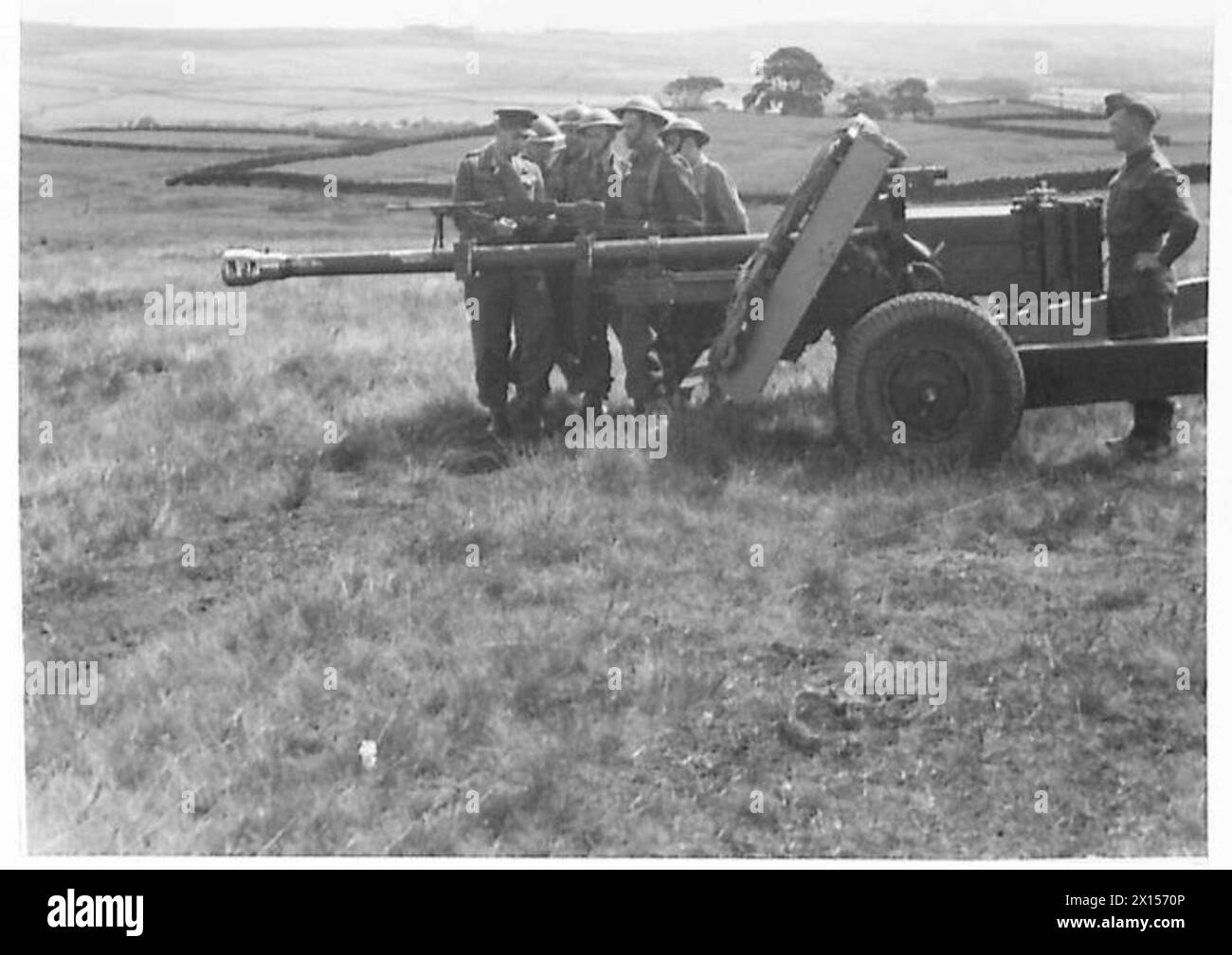 Officer Cadets of the 1st Polish Armoured Division learning operation ...