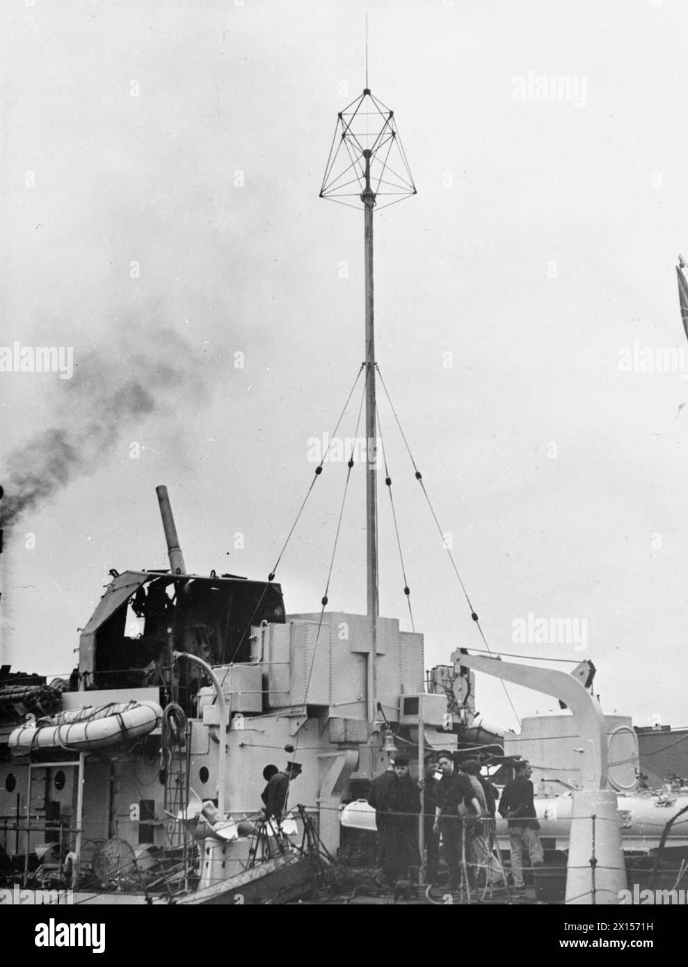 Direction finding radio hi-res stock photography and images - Alamy