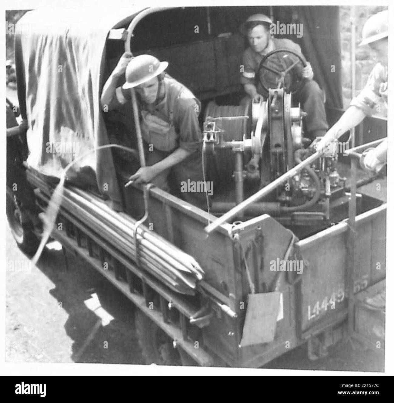 British army field telephone hi-res stock photography and images - Alamy