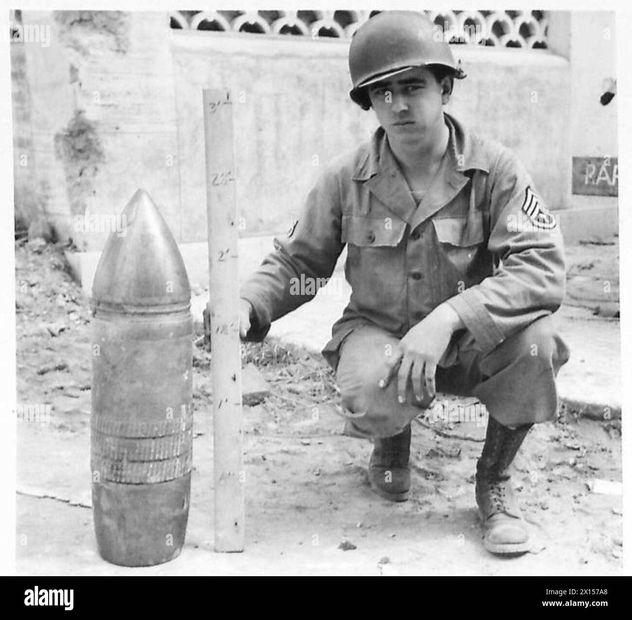FIFTH ARMY : ANZIO BRIDGEHEAD COMPARISON IN GERMAN SHELLS - 1st Sgt. W ...