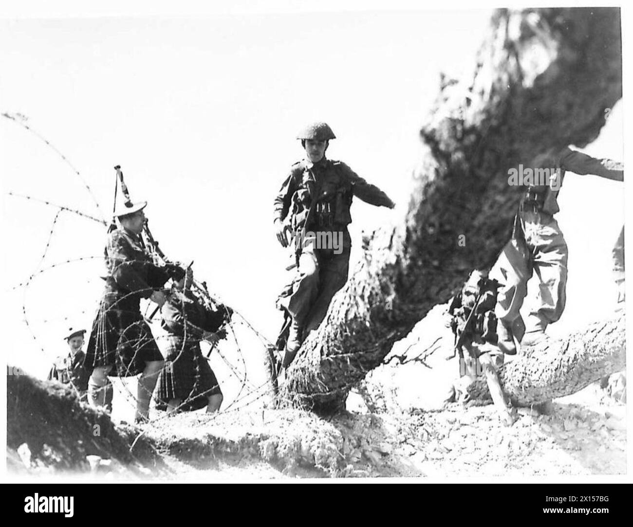 HIGHLAND DIVISION BATTLE SCHOOL - One false step and over they go. Men ...