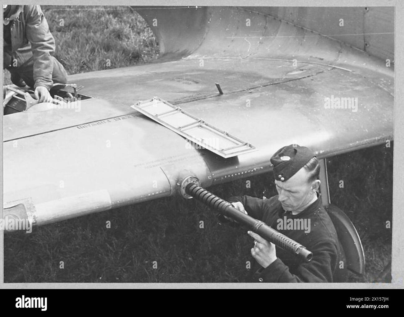 Cannon unloading hi-res stock photography and images - Alamy