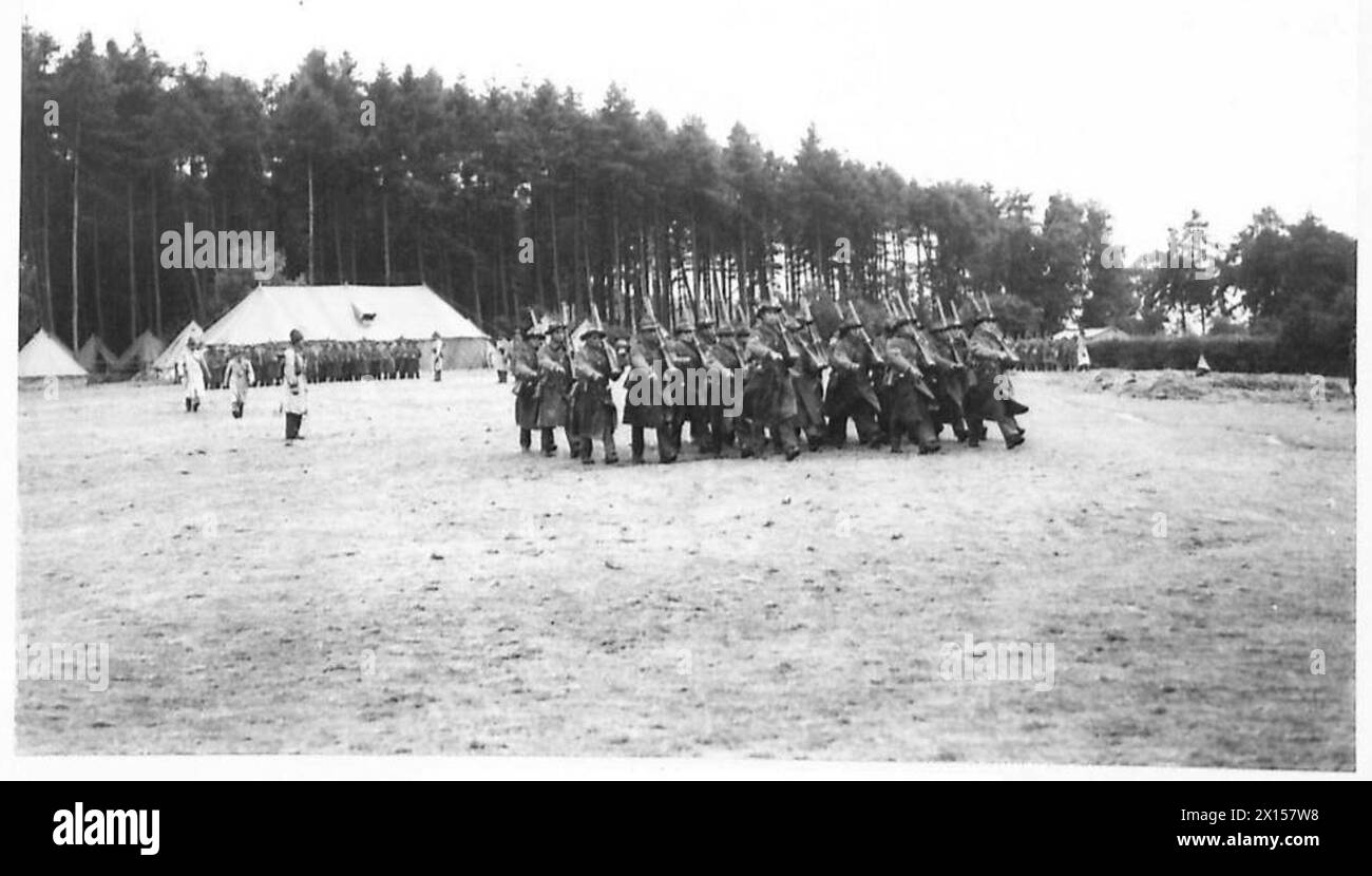His Majesty the King inspects the 28th Maori Battalion at Ewshott ...