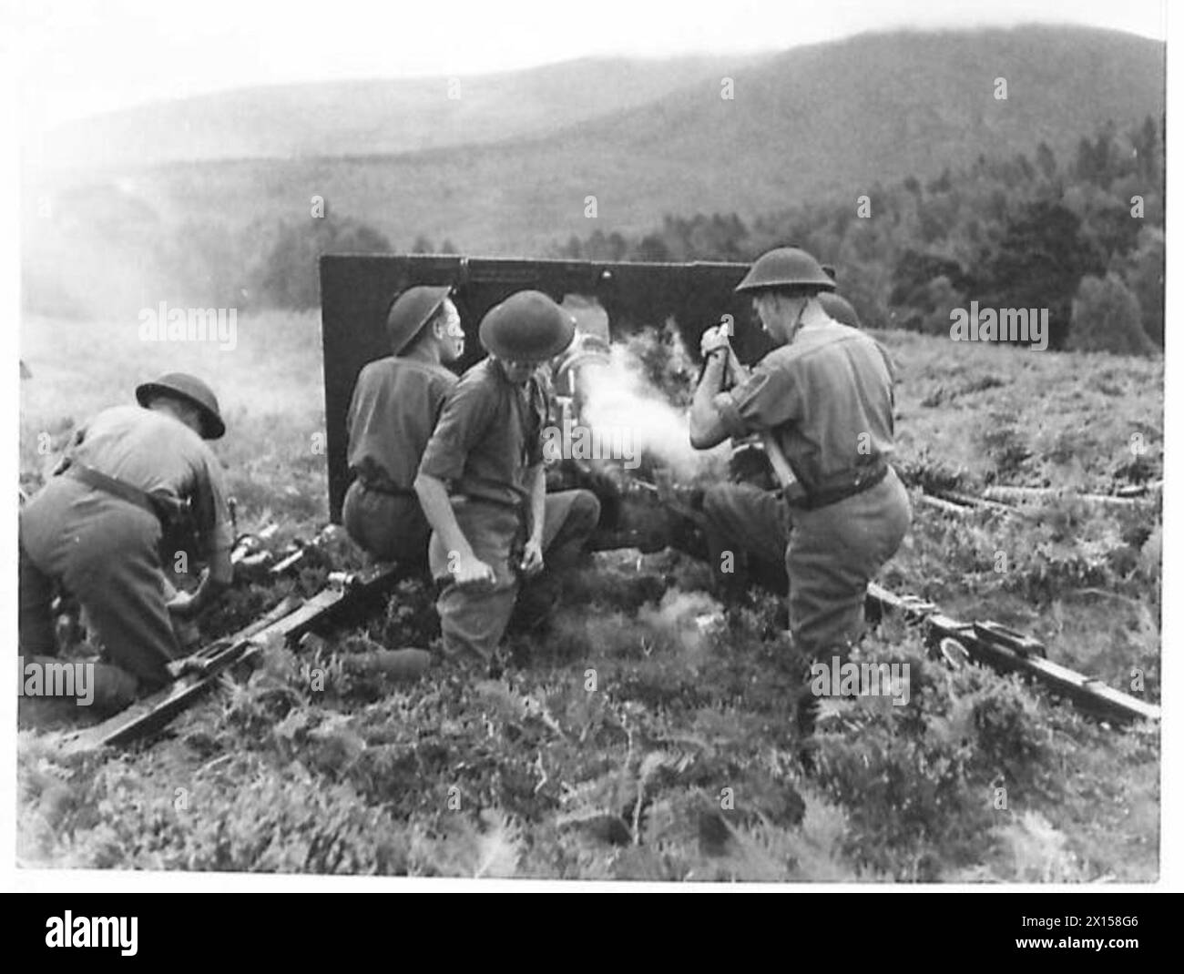 ROYAL ARTILLERY MOUNTAIN BATTERY - One of the 3.7 Howitzer guns in ...
