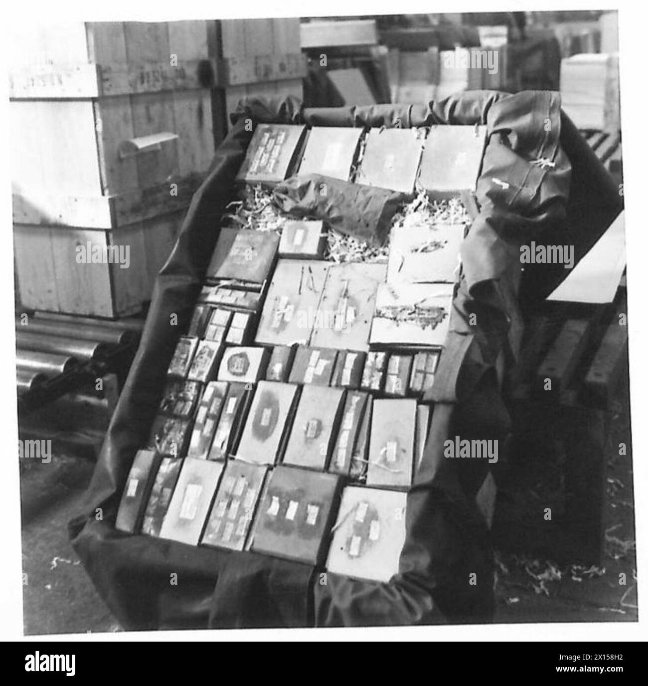 PACKING SYSTEM AT CHILWELL ORDNANCE DEPOT - Box ready packed , British ...