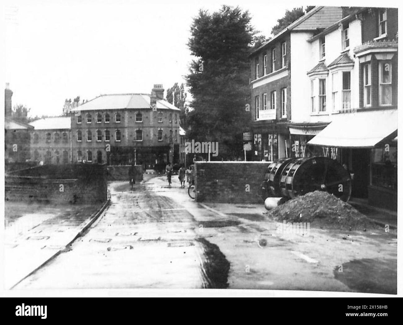 TANK TRAPS - Various types of tank traps in the Farnham district ...