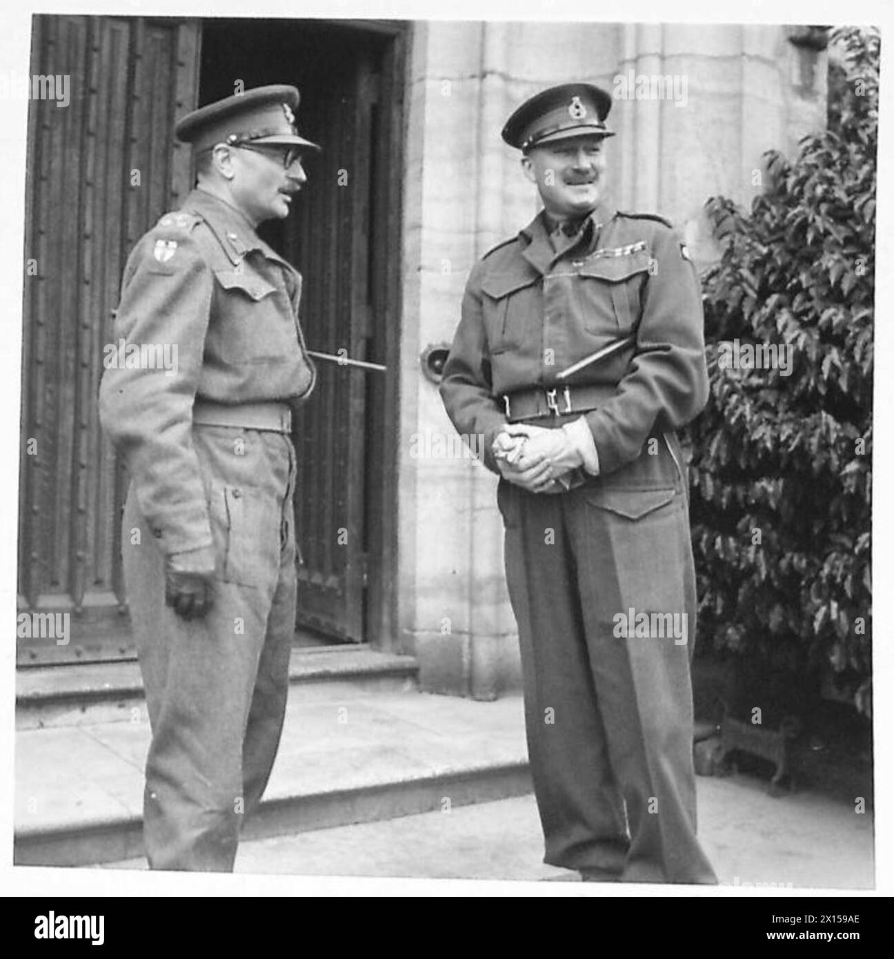 Lieutenant General N.M. Ritchie and Brigadier F.C.P. Cleeve inspect ...