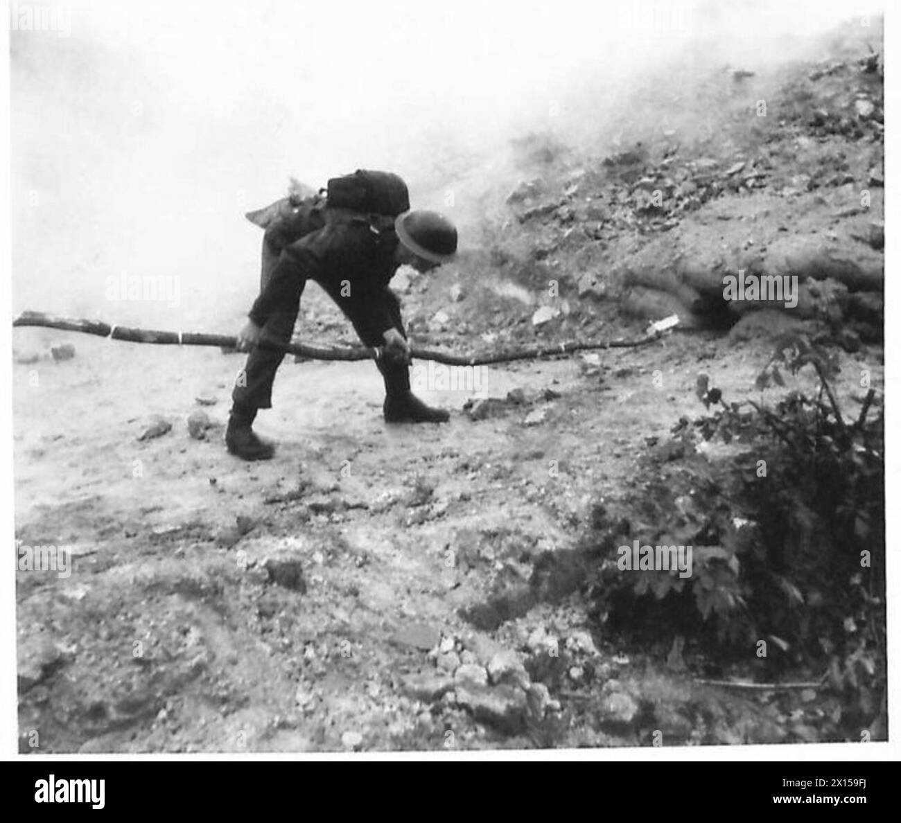 ADVANCED TRAINING UNDER BATTLE CONDITIONS - By means of a pole charge ...