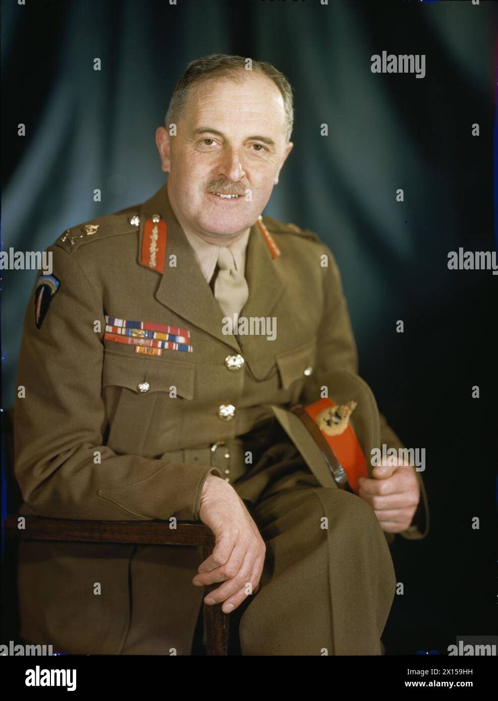 SUPREME HEADQUARTERS ALLIED EXPEDITIONARY FORCE: PERSONALITIES - Half ...