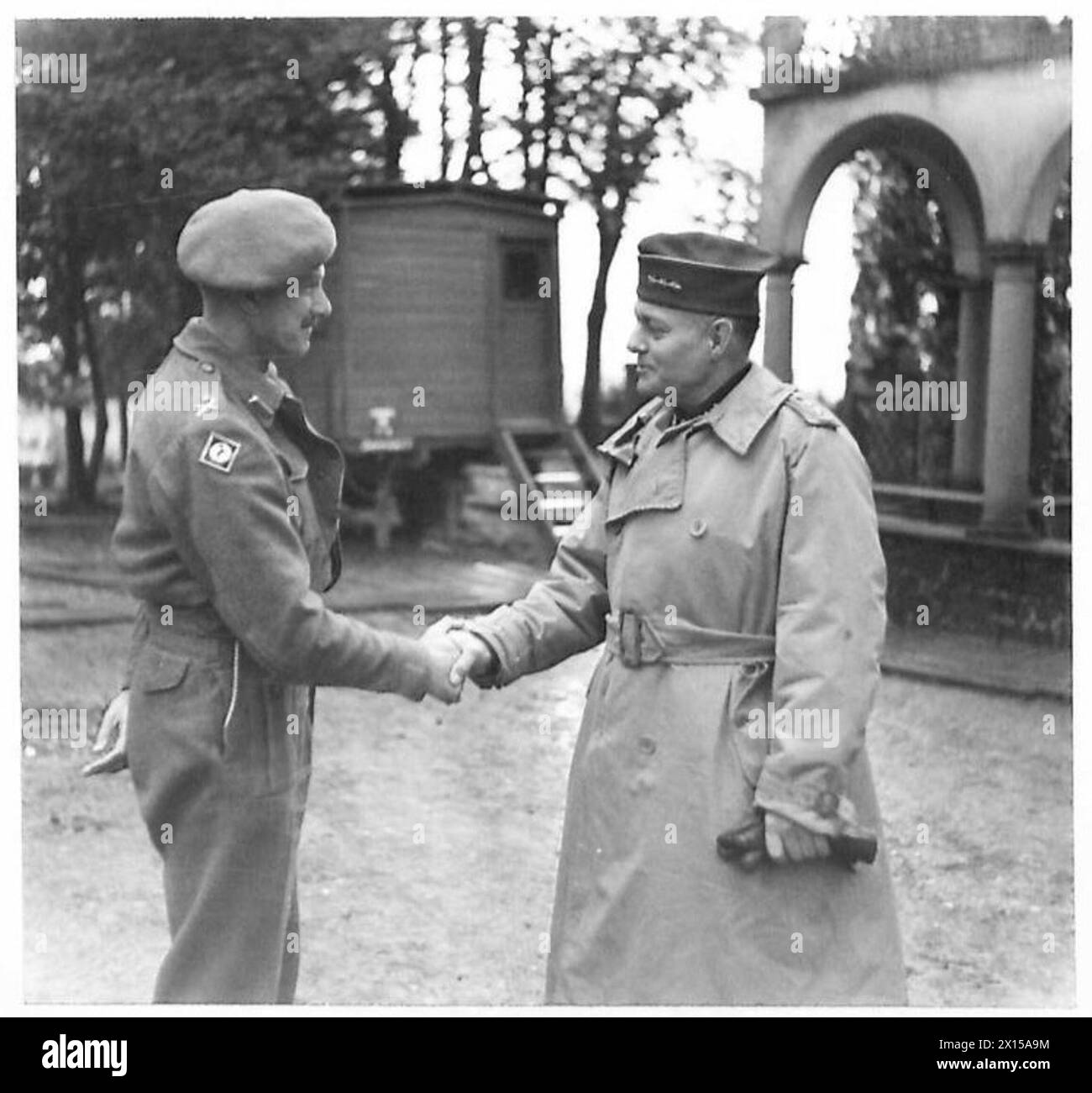 FIFTH ARMY GENERALS MEET - Lieut. General Truscott shakes hands with ...