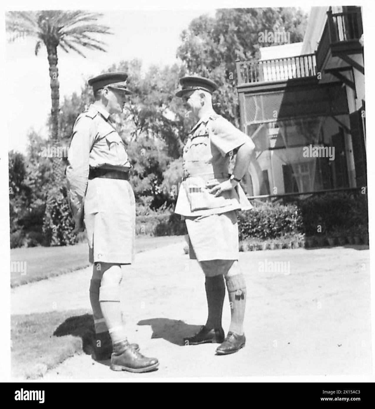 TWO WAR CHIEFS MEET - The two Generals stop to have a chat, possibly of ...