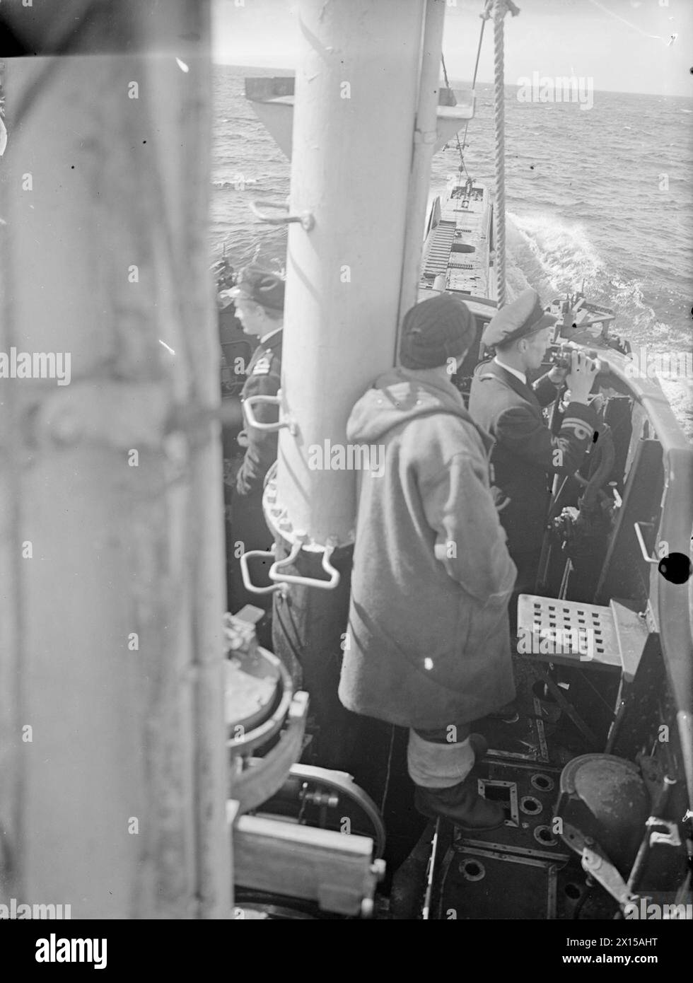 BRITISH SUBMARINE SINKS GERMAN U-BOAT. 31 AUGUST 1944, DUNDEE. DURING A ...