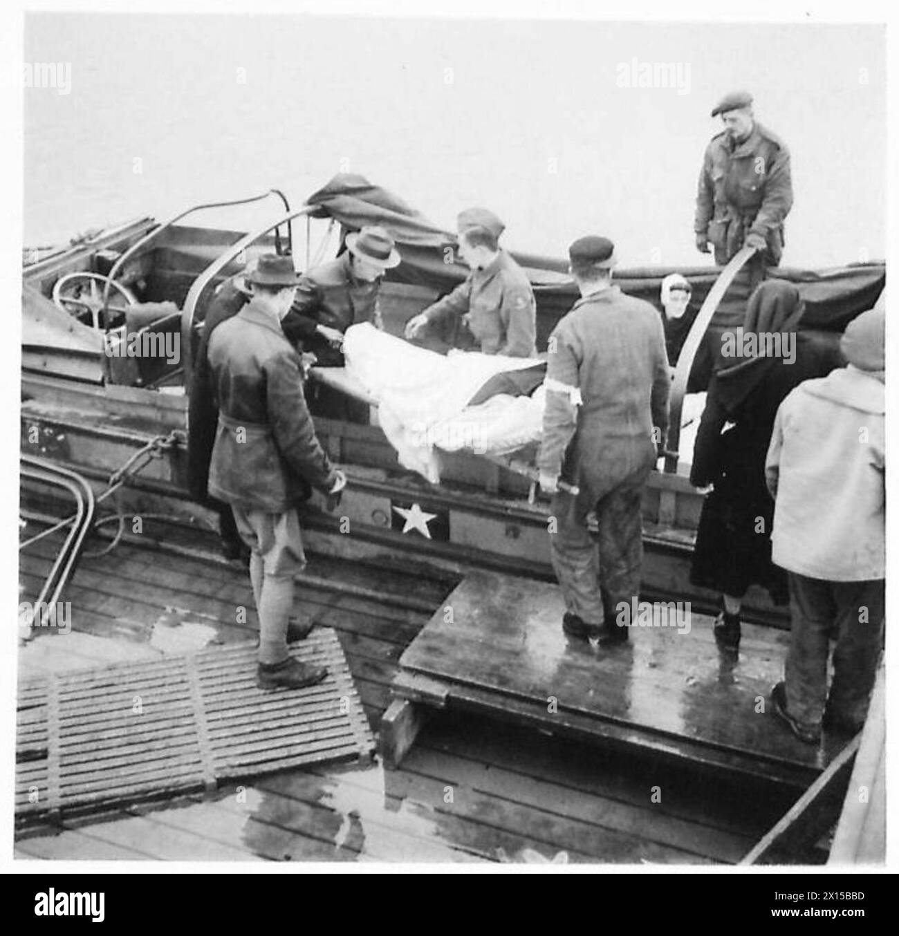 RESCUING DUTCH PEOPLE FROM THE FLOODED AREAS OF OOSTKEPELLE - Many sick ...