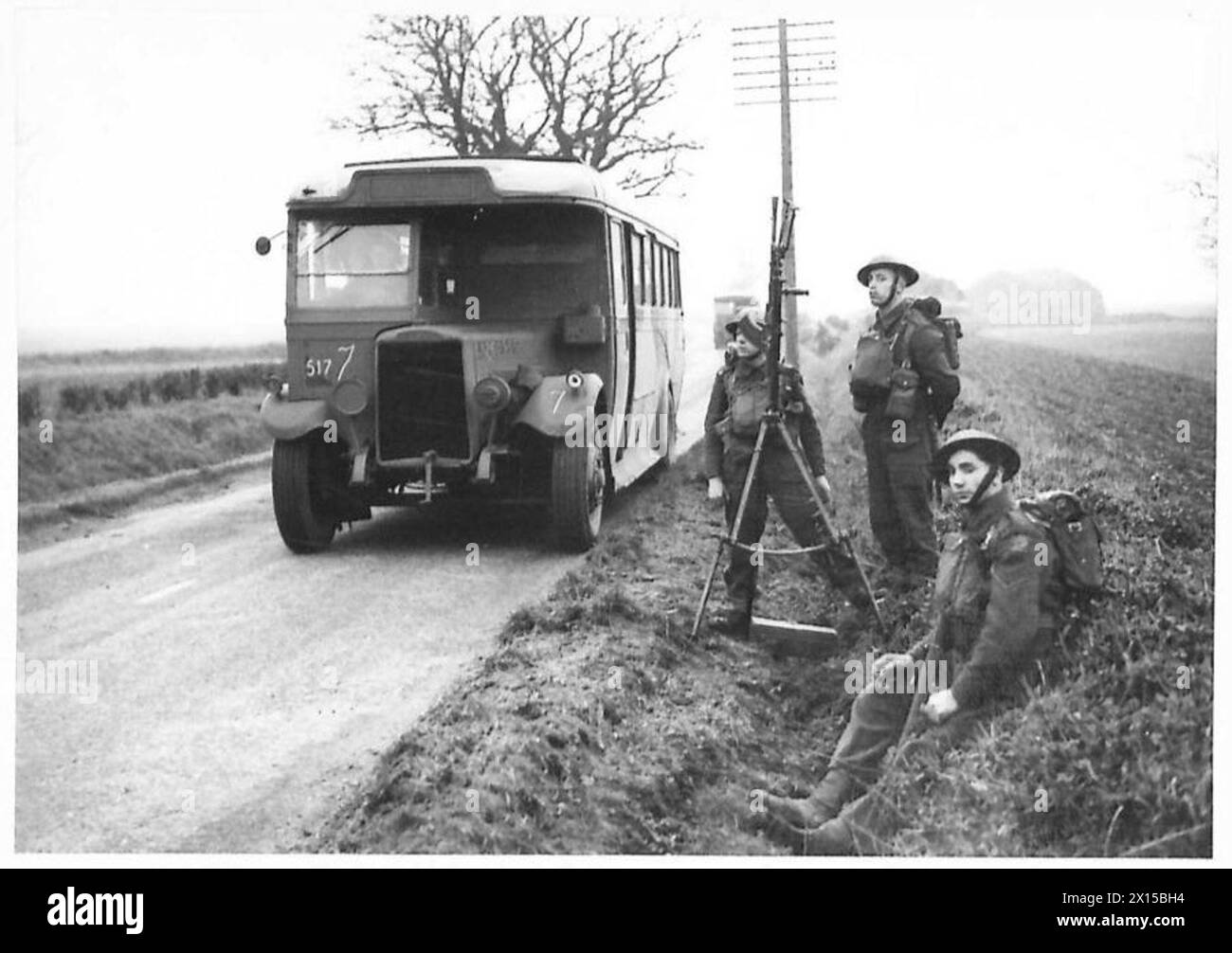 Machine gun on mounting Black and White Stock Photos & Images - Alamy