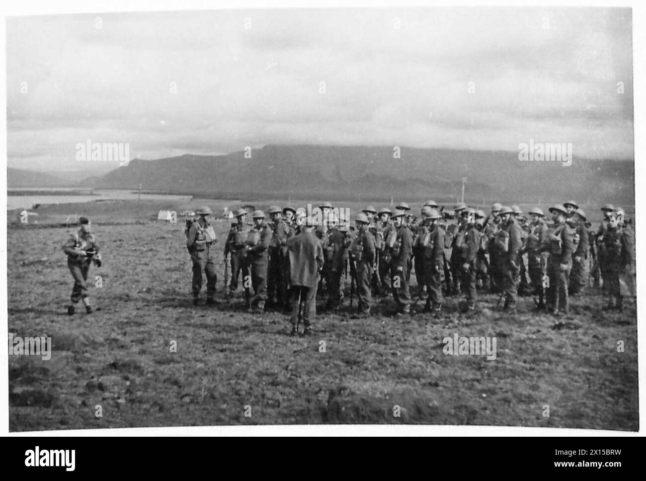 BRITISH AND CANADIAN TROOPS IN ICELAND - Training scenes with 1/6th ...