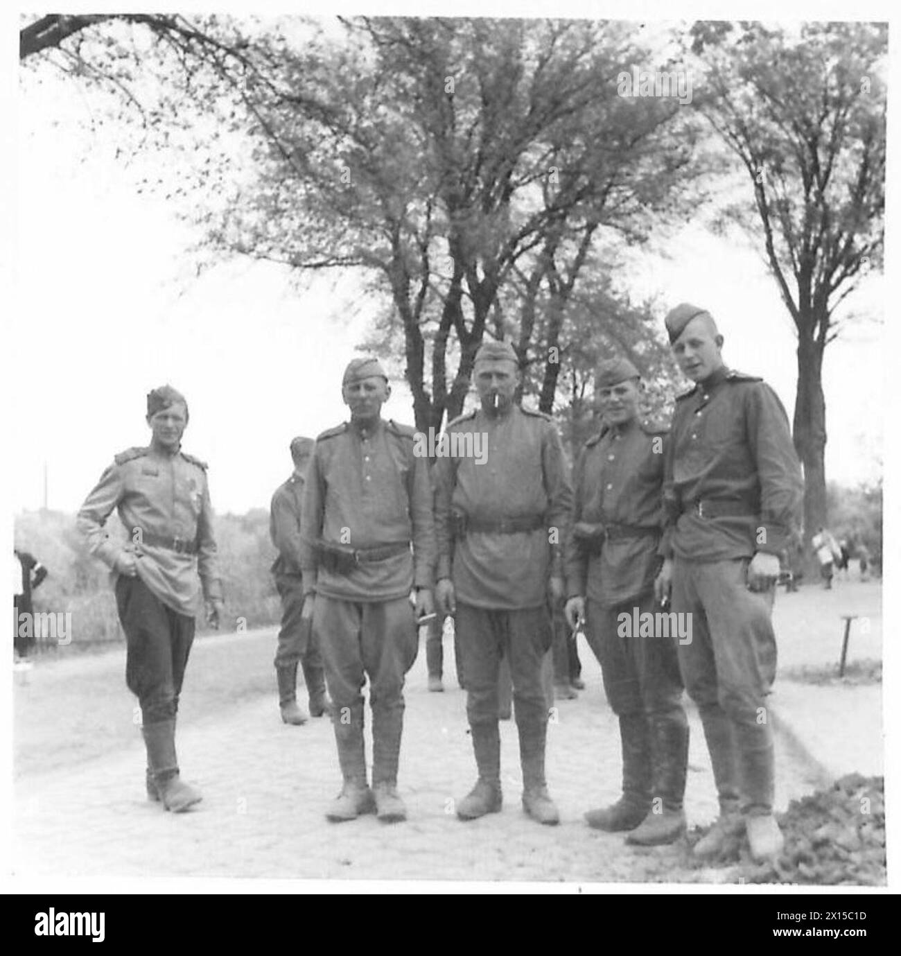BRITISH TROOPS LINK UP WITH THE RUSSIANS - Red Army employed in ...