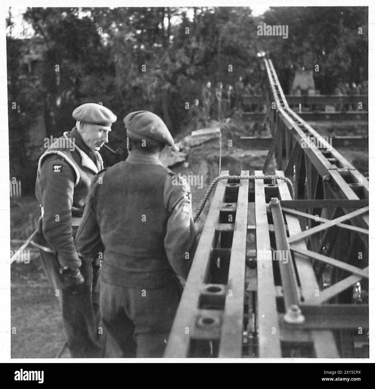 BRIDGING: 49 DIV. 1ST. CORPS B.L.A. - Maj-Gen. E.F. Barker (with pipe ...