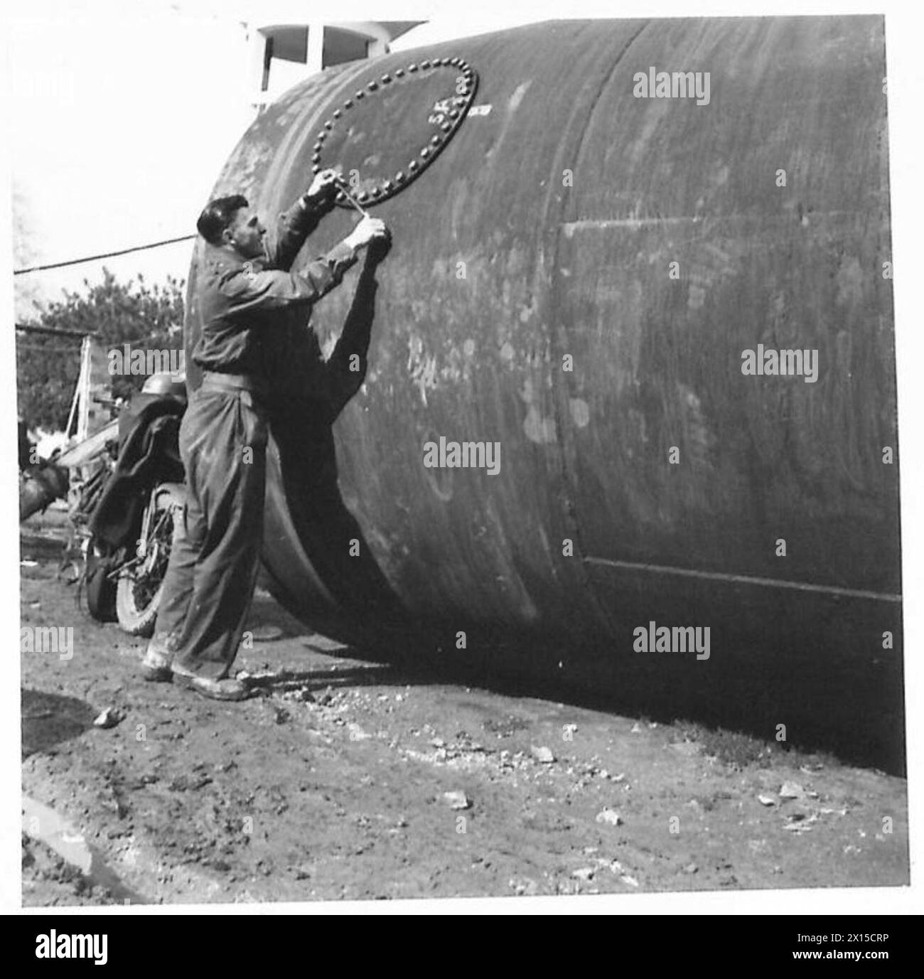 WITH THE ROYAL ENGINEERS IN NORTH AFRICA - Testing a fuel storage tanks ...
