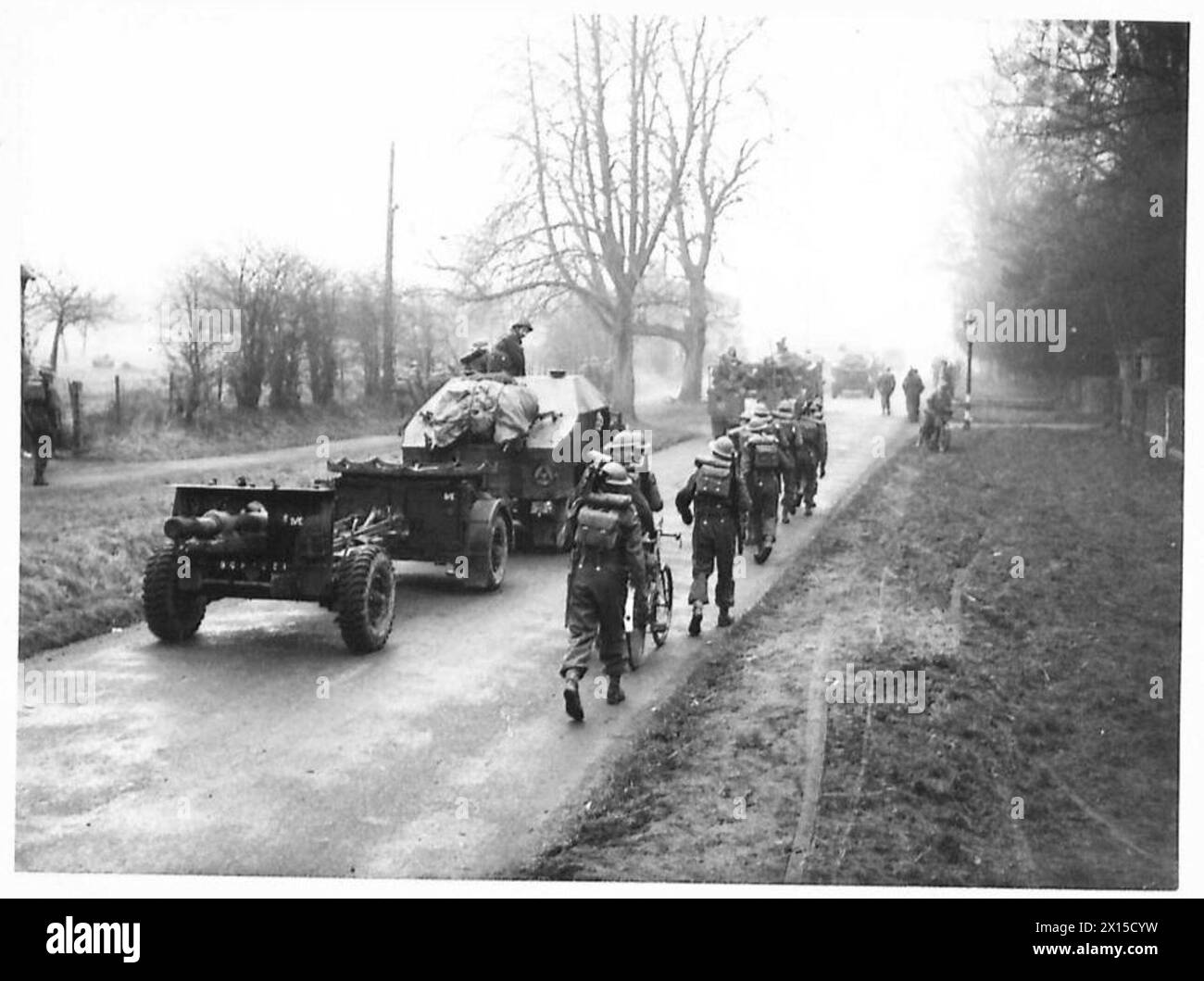 BIG TROOP EXERCISE - Troops and guns on the move during the exercise ...