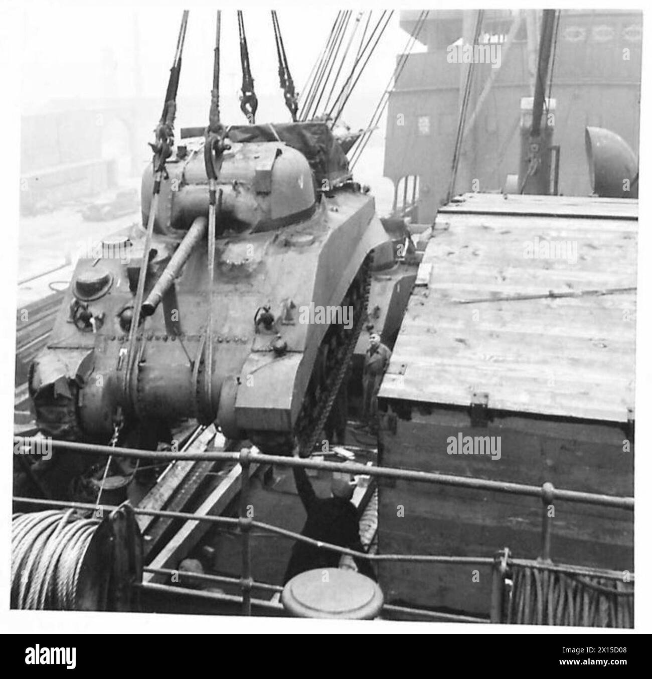 A crane lifts Cut Out Stock Images & Pictures - Alamy