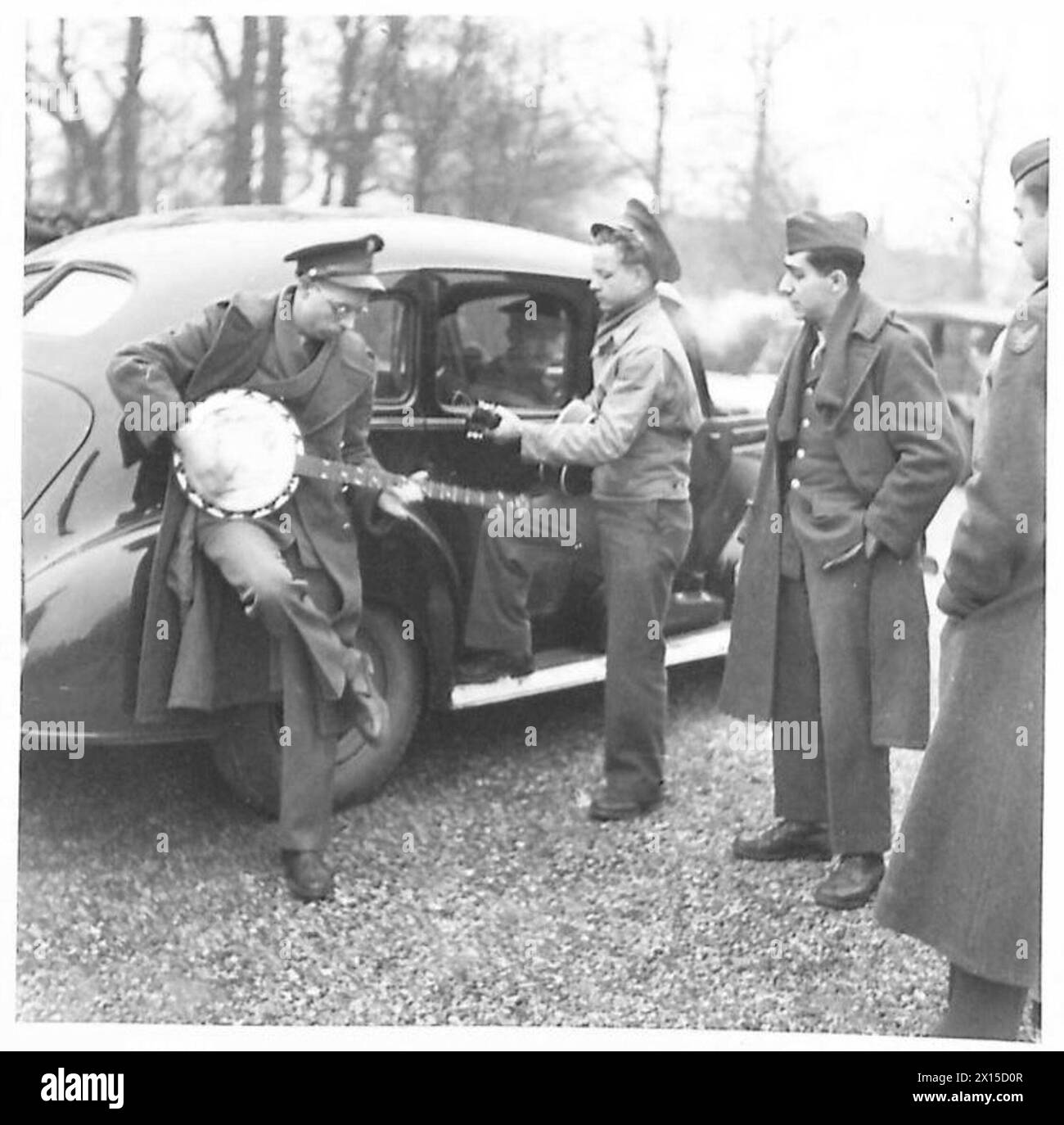 BRITISH AN AMERICAN TROOPS HAVE A HEART-TO-HEART TALK - American ...