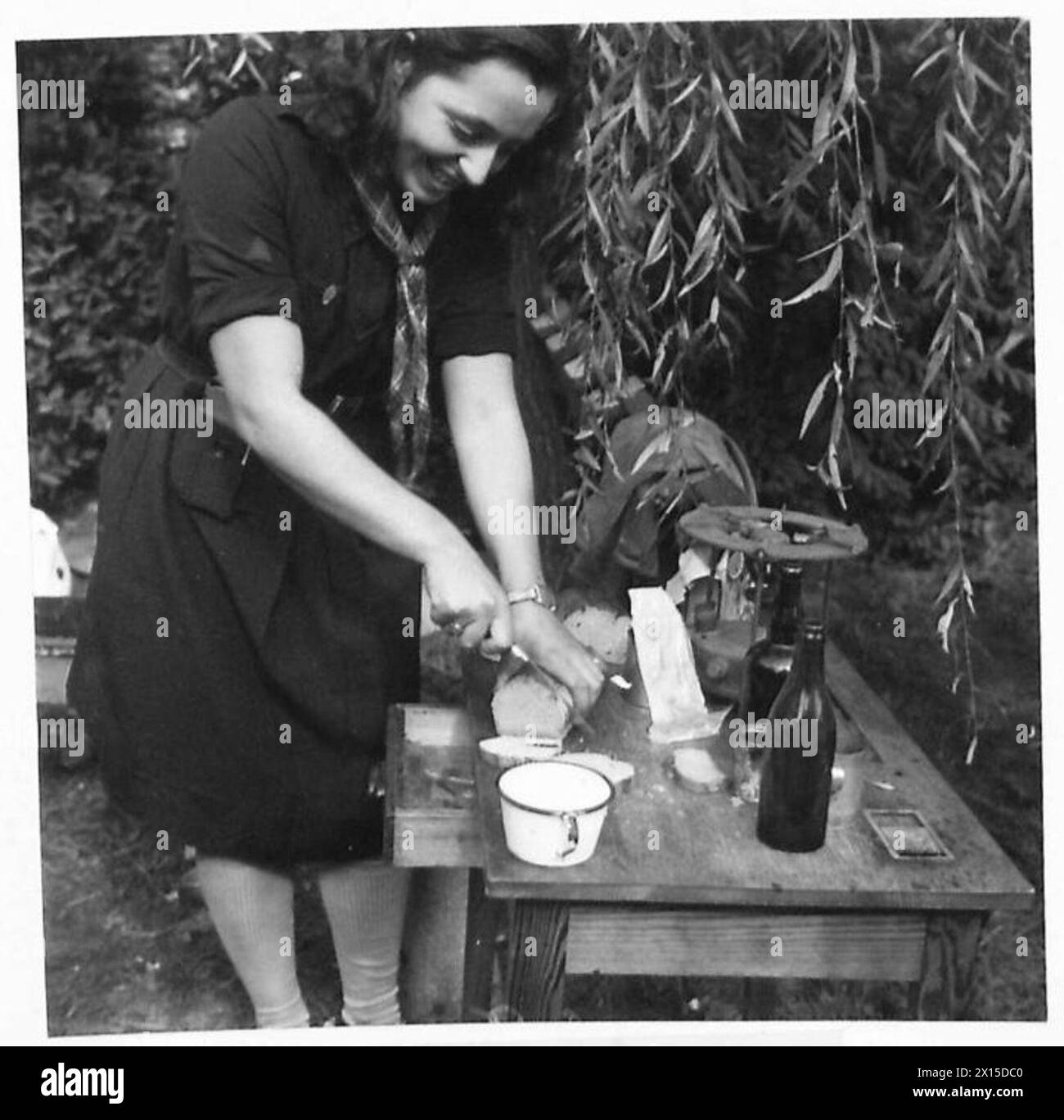 GIRL GUIDES AND BOY SCOUTS OF EINDHOVEN HOLLAND. - Tiny Gemmens cuts ...