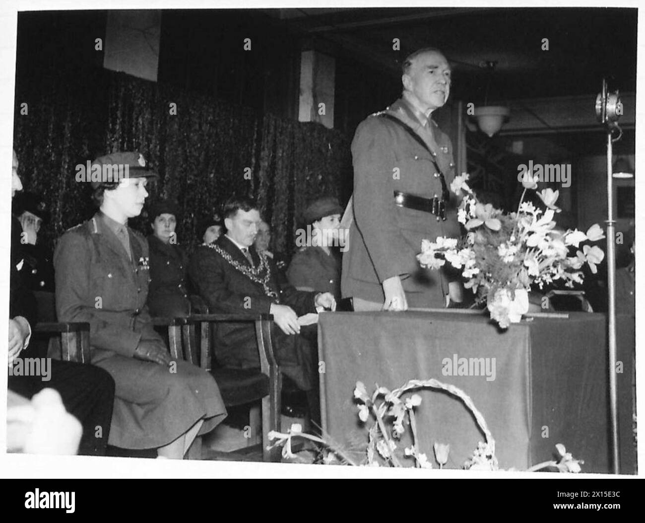 WOMEN AT WAR - General Sir R. Gordon-Finlayson, CMG.,DSO.,GOC-in-C ...