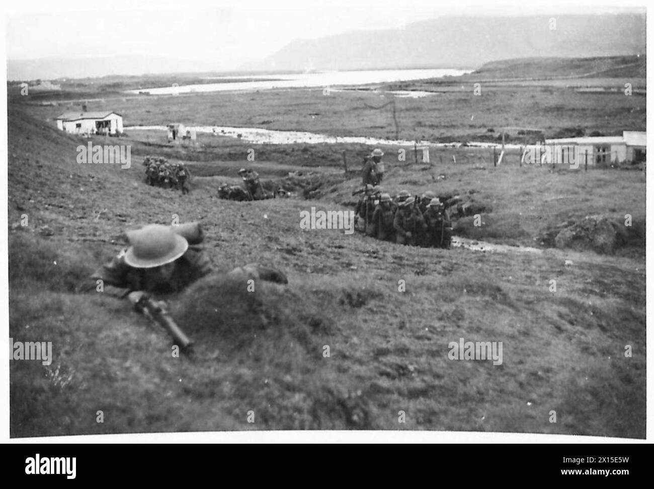 BRITISH AND CANADIAN TROOPS IN ICELAND - Training scenes with 1/6th ...