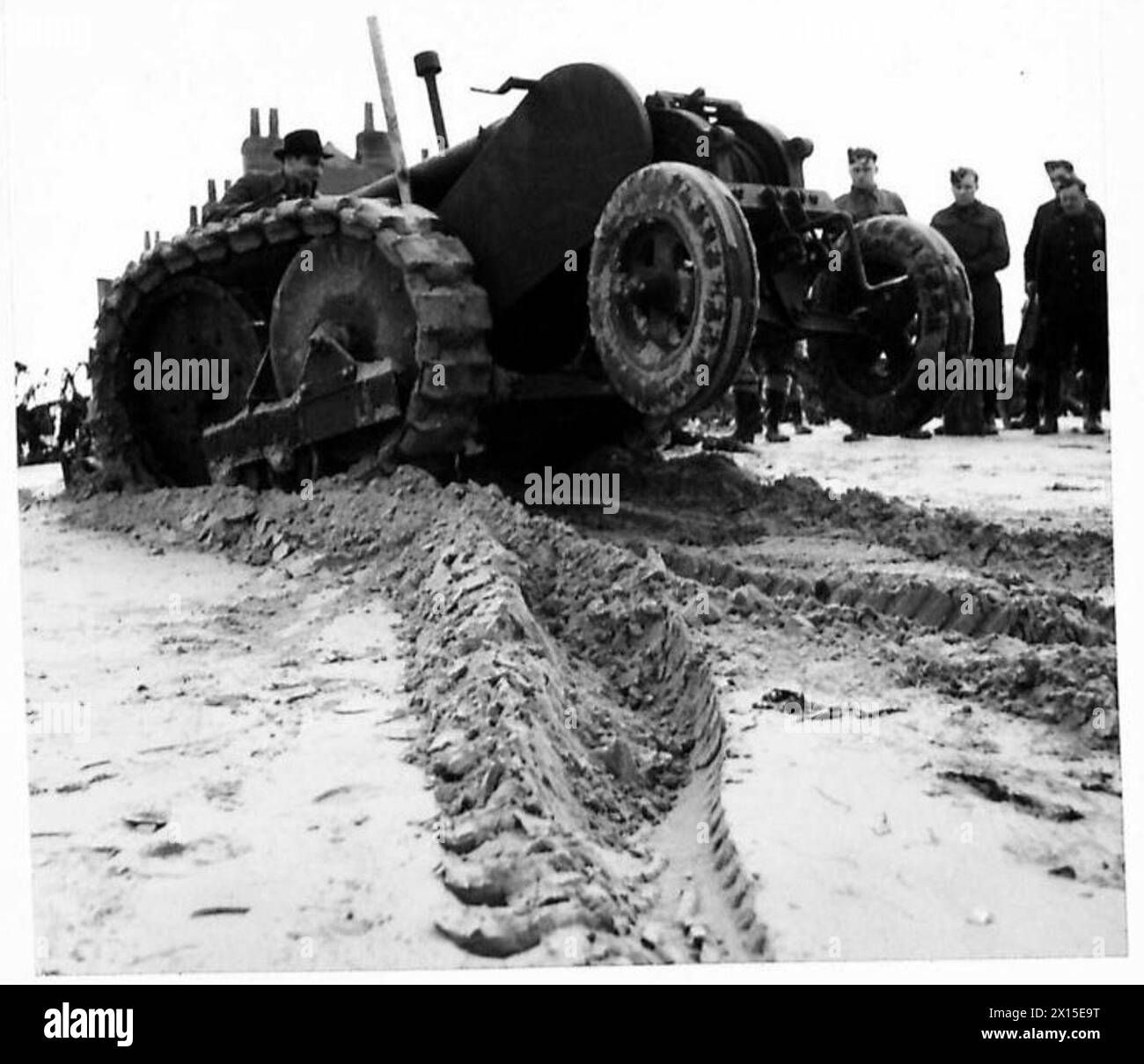 Army logistics support vessel Black and White Stock Photos & Images - Alamy