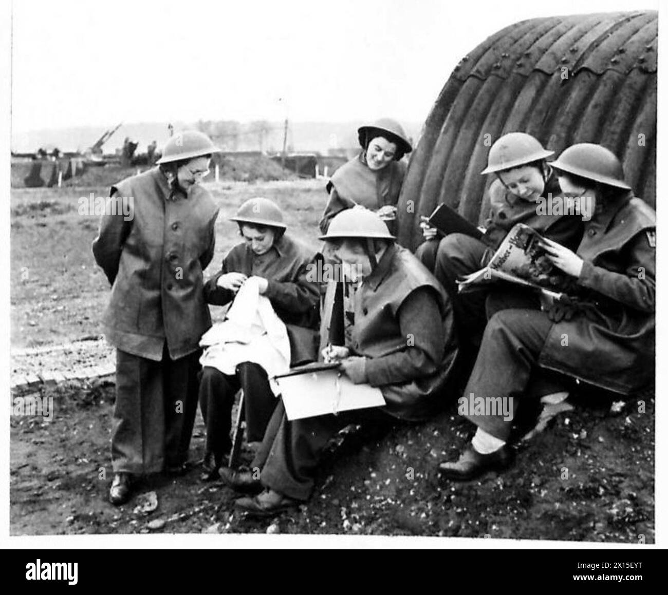 Gunner duty hi-res stock photography and images - Alamy